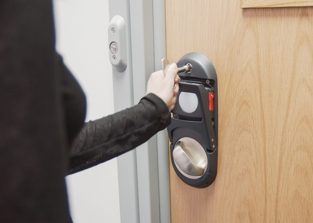 Electronic Integrated Override Locksets - Hipac